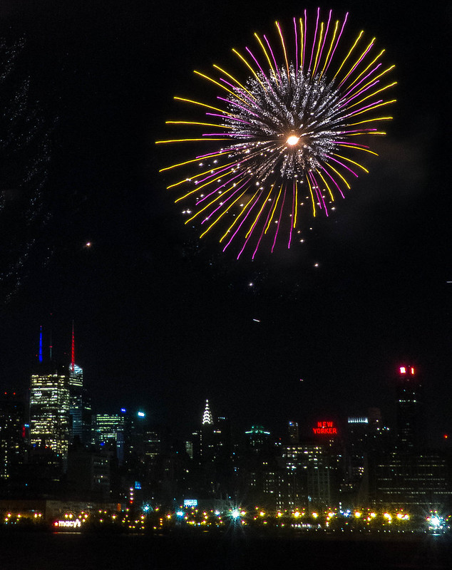 Fireworks Photography 101 Tips For Sharp 4th Of July Shots Fireworks Photography 101 Tips For Sharp 4th Of July Shots